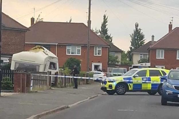 Shots fired in Doncaster street as police hunt four over attack Shots fired in Doncaster street as police hunt four over attack